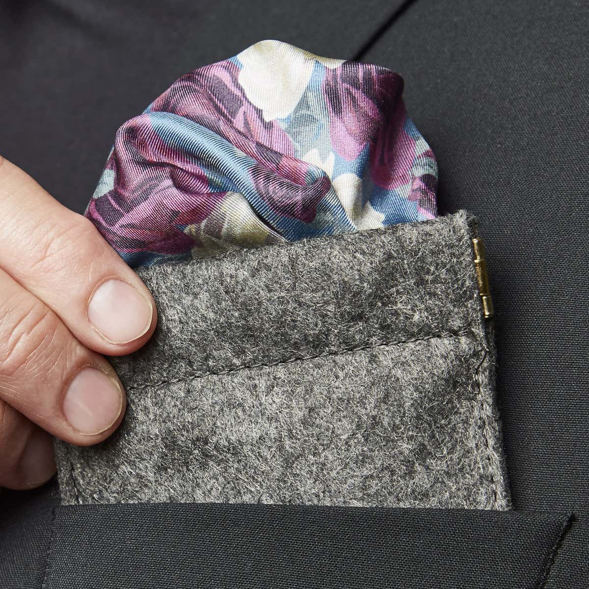 5-Pack Grey Felt Pocket Square Holders | In stock! | Trendhim