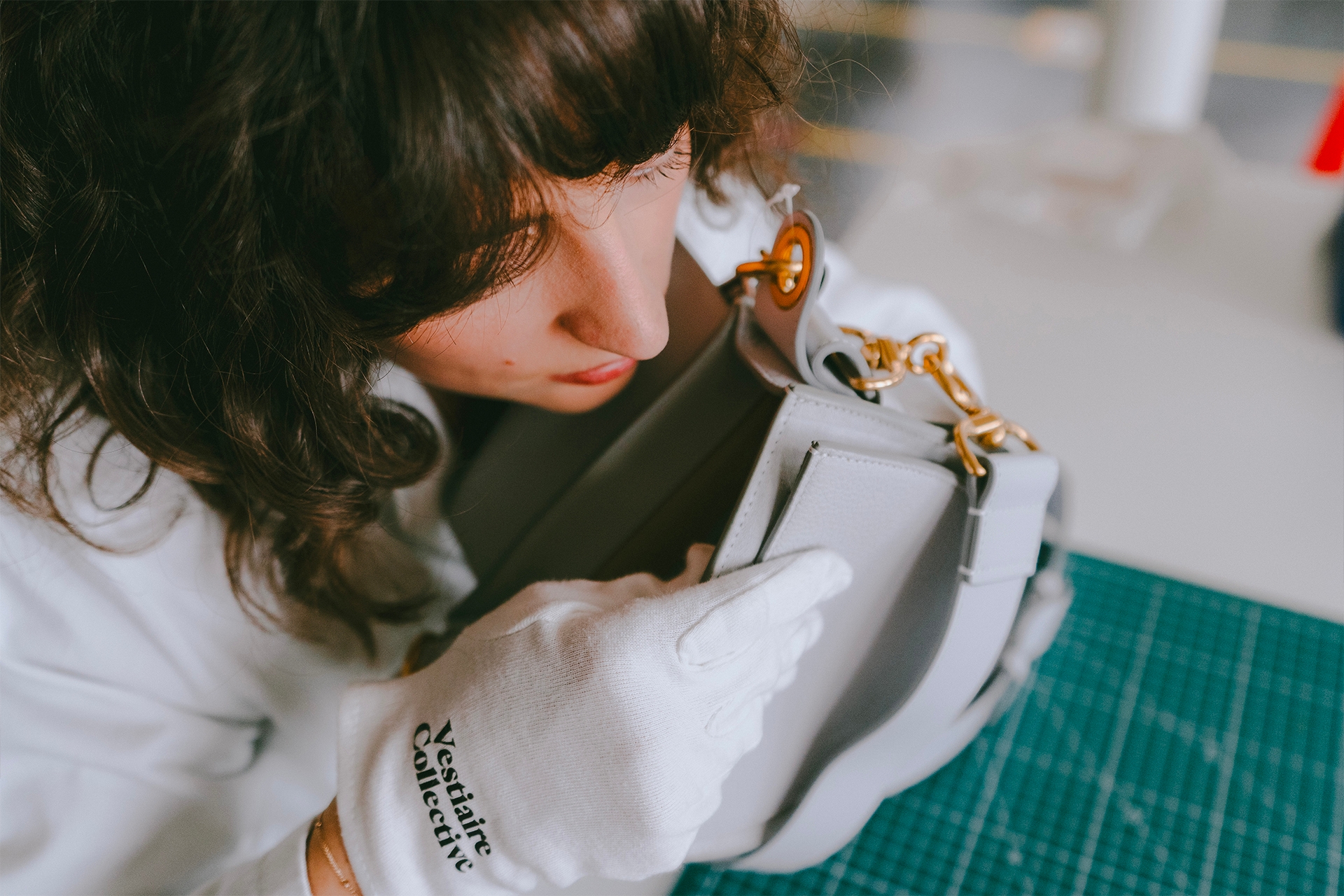 Authenticate Preloved Handbags: Expert Tips & Detailed Guide