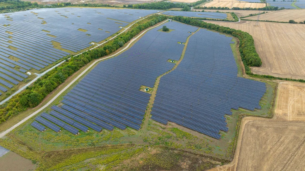 The top 10 biggest solar farms in the UK - Solar Power Portal
