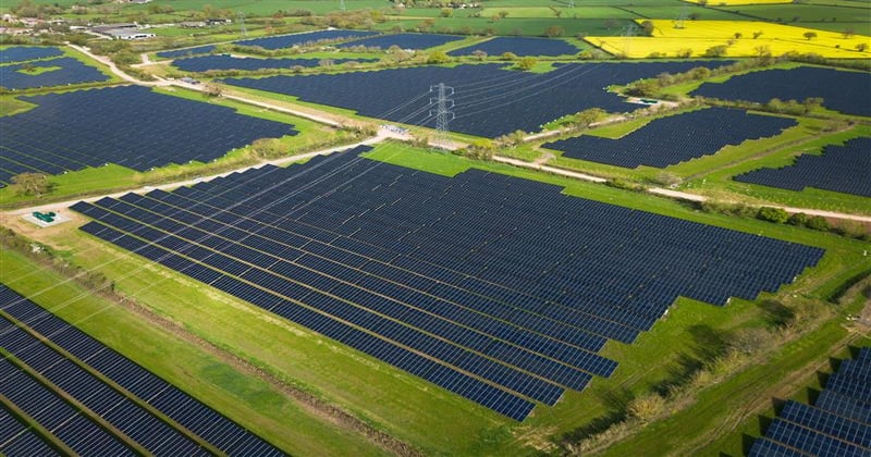 Great Britain achieves new maximum solar generation record - Solar ...