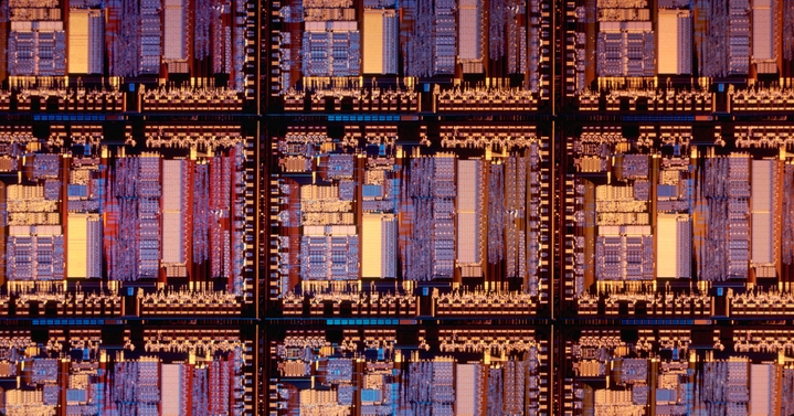 Microsoft Hires Key Apple Engineer to Work on Custom Chips