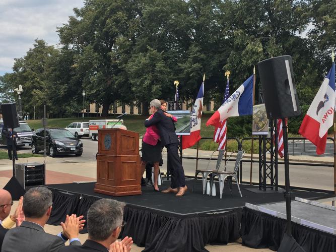 Apple Gets $208M in Tax Breaks to Build Iowa Data Centers