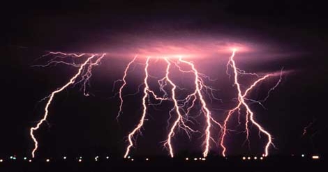 Amazon Data Center Loses Power During Storm