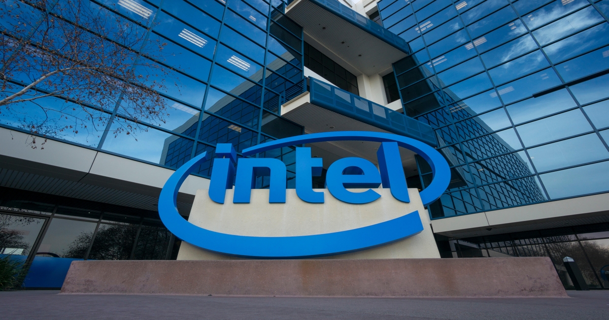 Intel Debuts Data Center Chips Aimed at Fending Off Nvidia, AMD