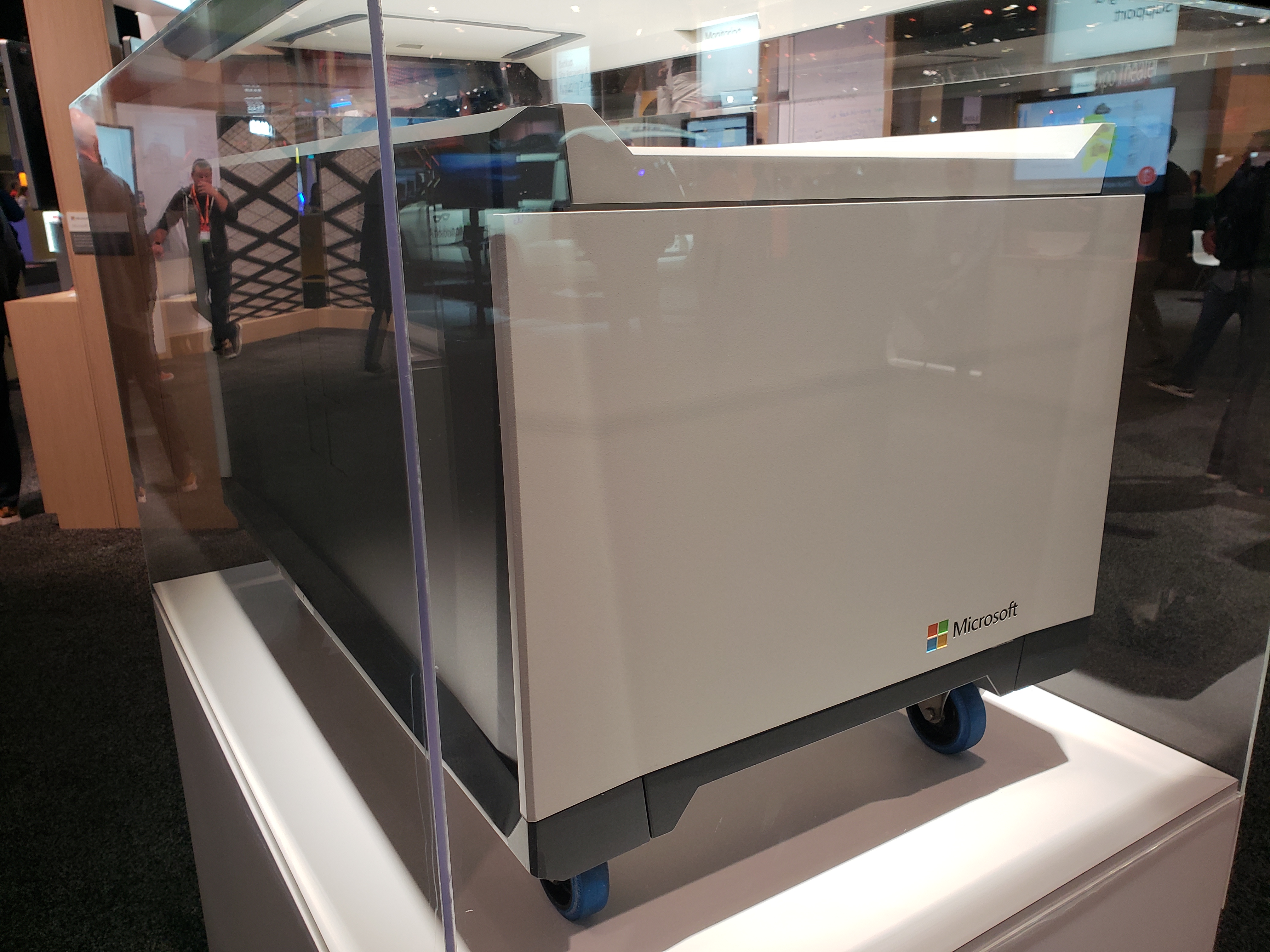 Microsoft's Box for Shipping Lots of Data Into Azure Cloud Now in GA