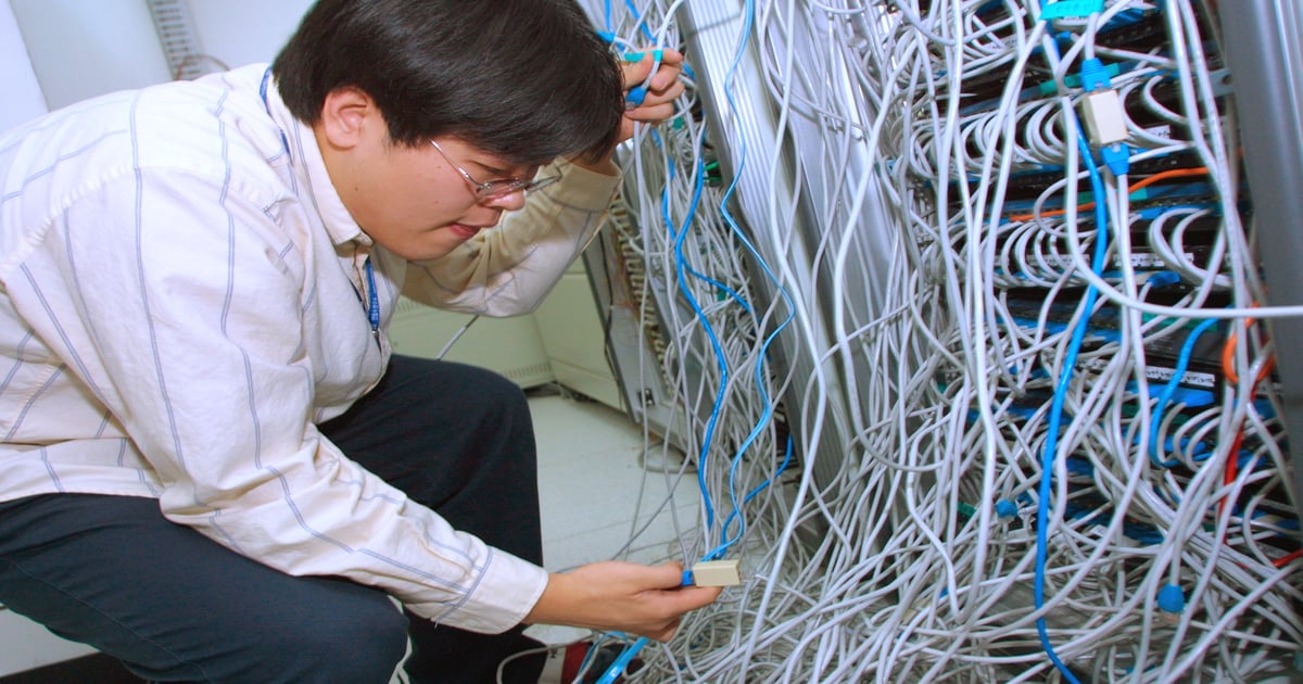 How Worms Get inside Data Centers and What Can Be Done about Them