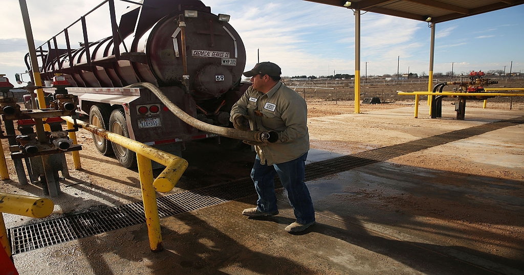Oilfield Rush to High-Tech Helps Smaller Companies Thrive