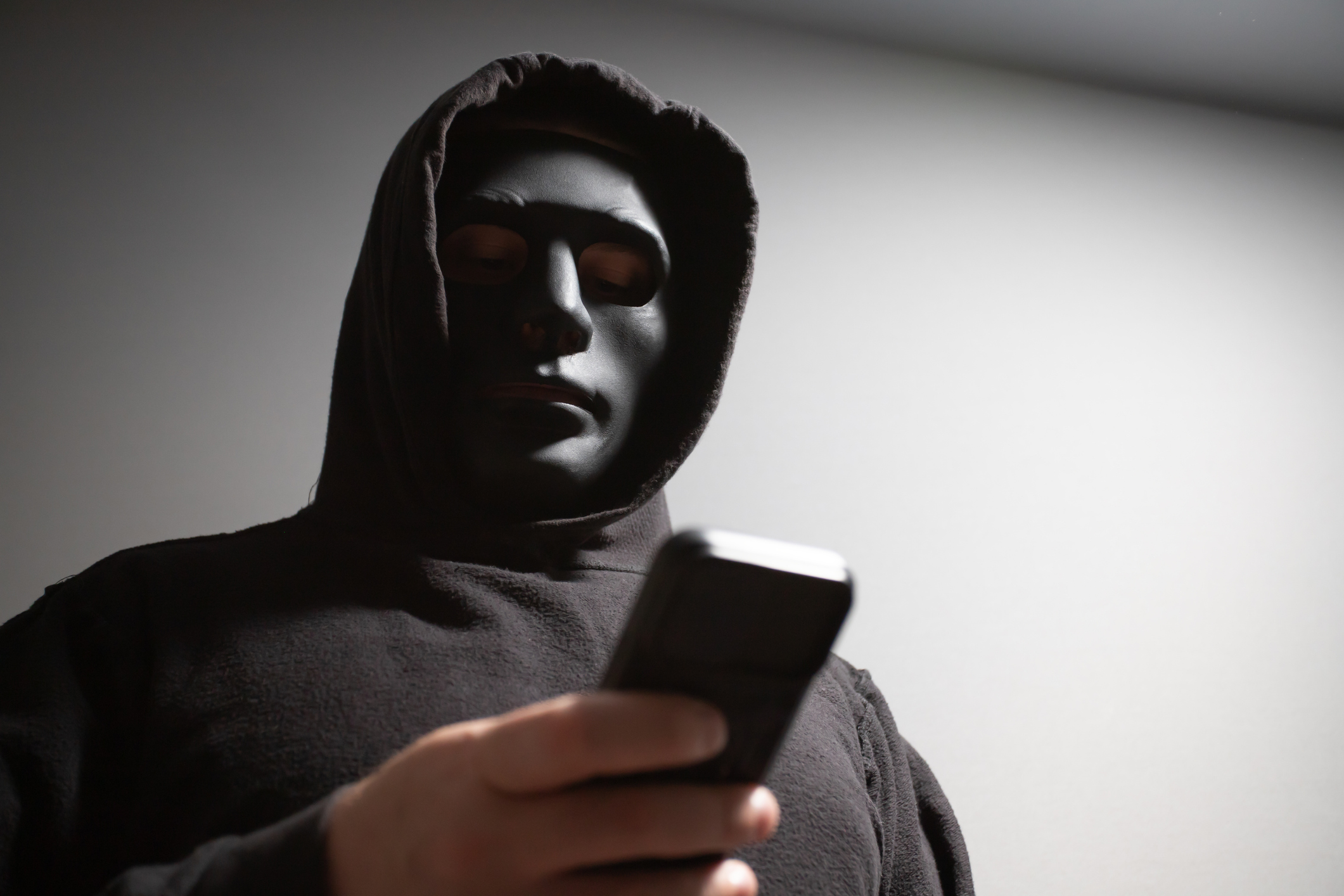 FBI warns iPhone and Android users to hang up the call if you hear this - vip.dailygag.me