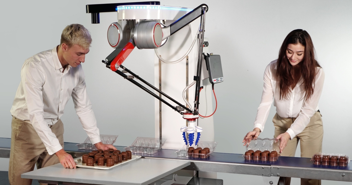 World’s First Sidebot Offers Compact Design, High Speed