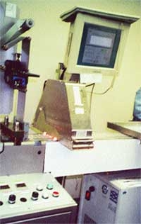 Inspecting blister packs with NIR