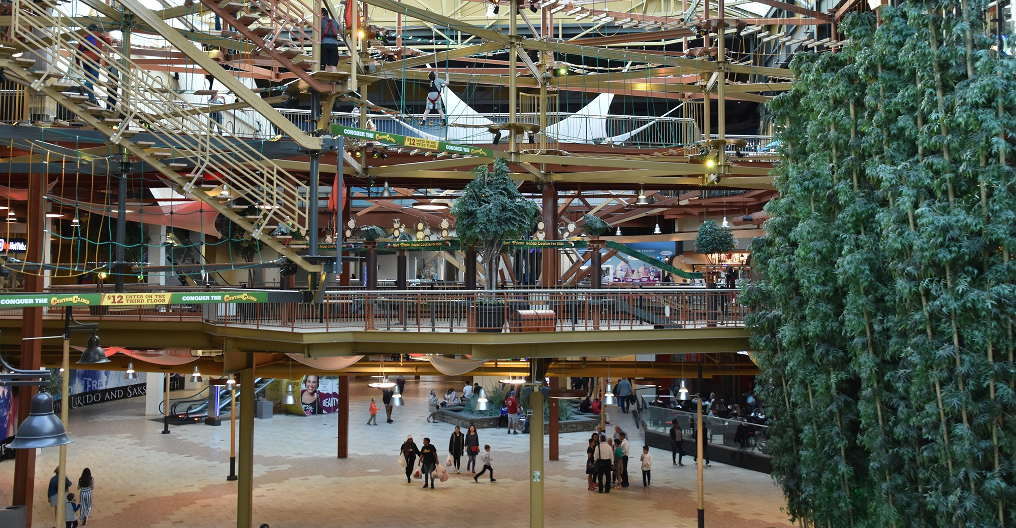 N.Y.’s Biggest Mall Borrowed Big and Now Can't Pay