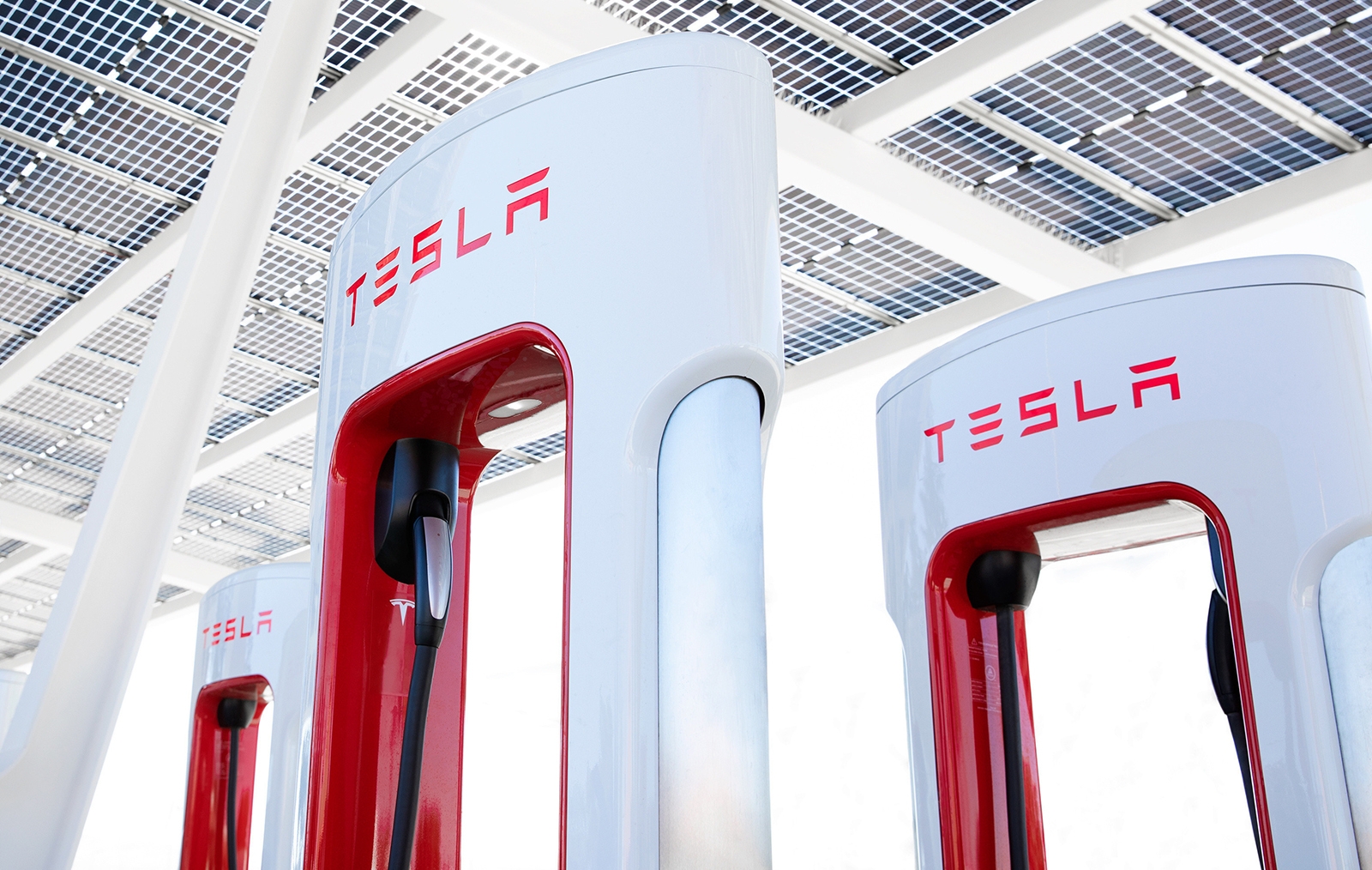 Tesla is Hiring Again, Focusing on AI and Robotics