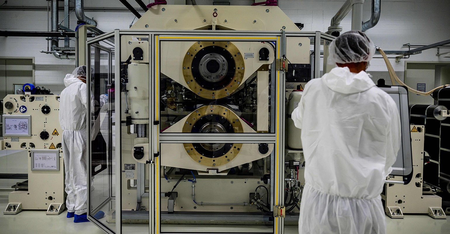 Why is Tesla Using Dry Battery Electrode Technology?