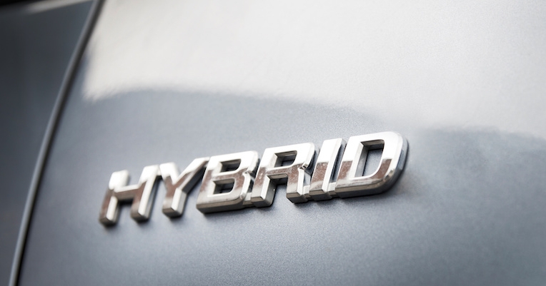 Here are the Top Hybrids That can Get 40 MPG or More!