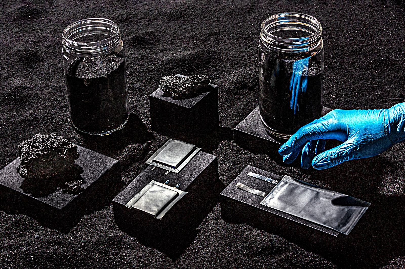 Silicon Batteries Transform Energy Storage in 2026: 6 Predictions