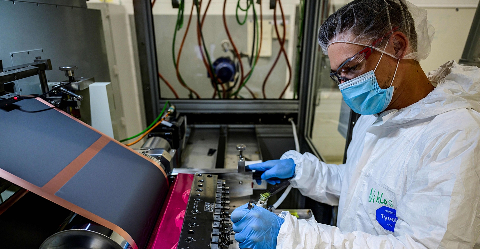 Why is Tesla Using Dry Battery Electrode Technology?