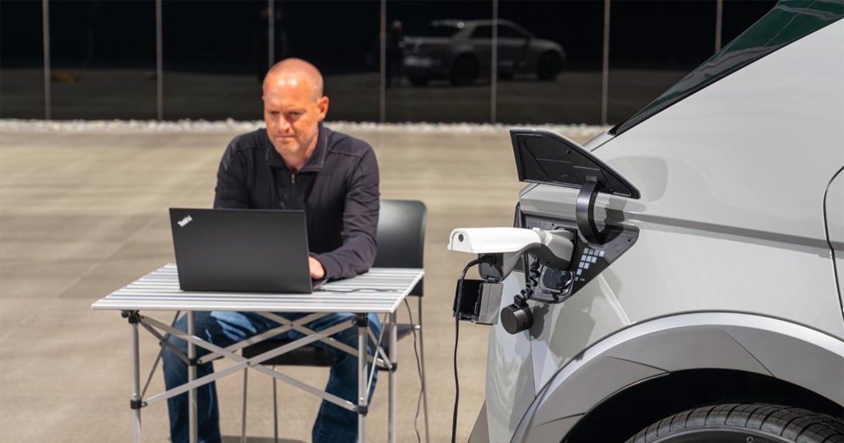 8 EVs with Bi-Directional Charging Capabilities