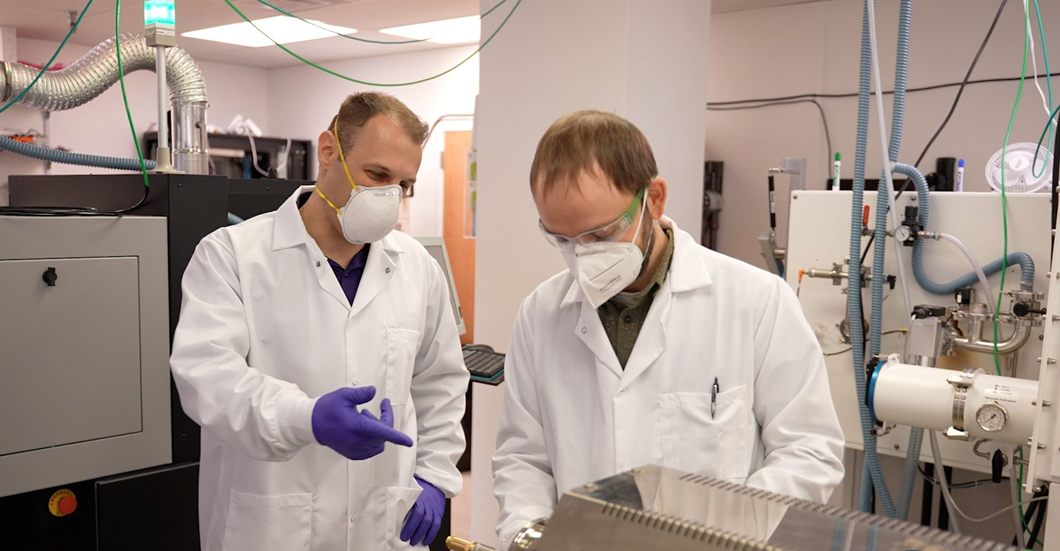 Ceramic Cell Design Eschews Graphite—and Anodes