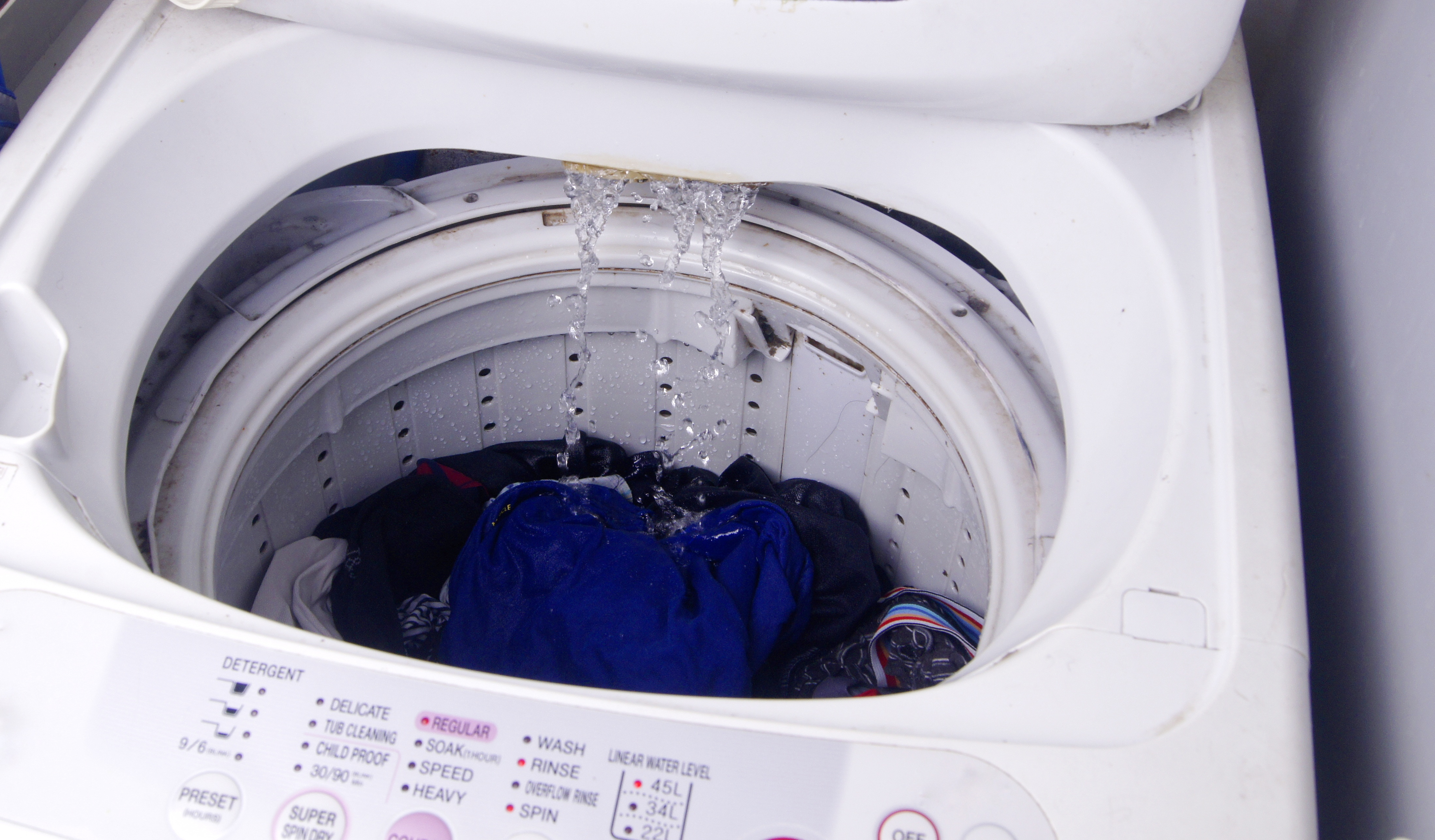 Washing Machine Detergent Myths | Dettol NZ