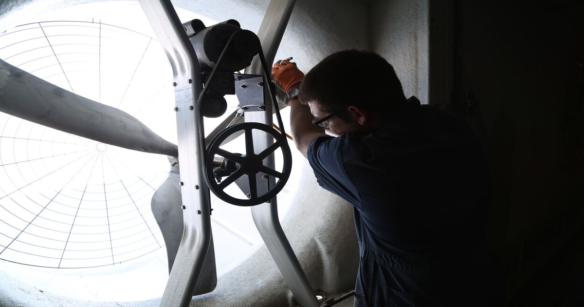 Cooling methods for finishing swine