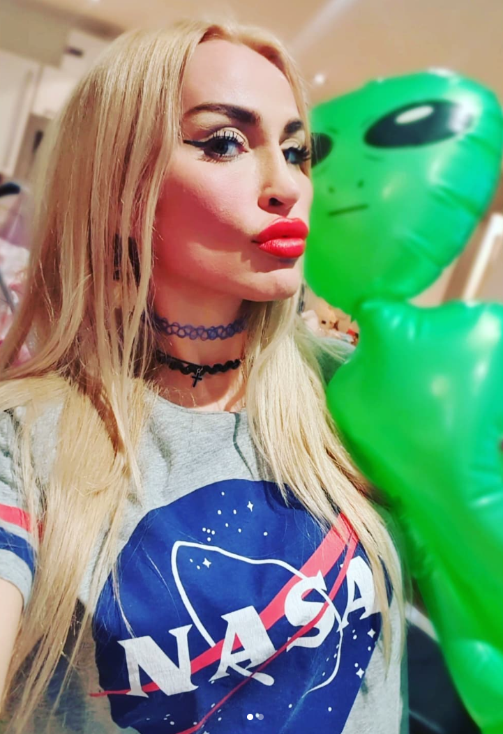 Manuela Rose's Instagram, Twitter & Facebook on IDCrawl