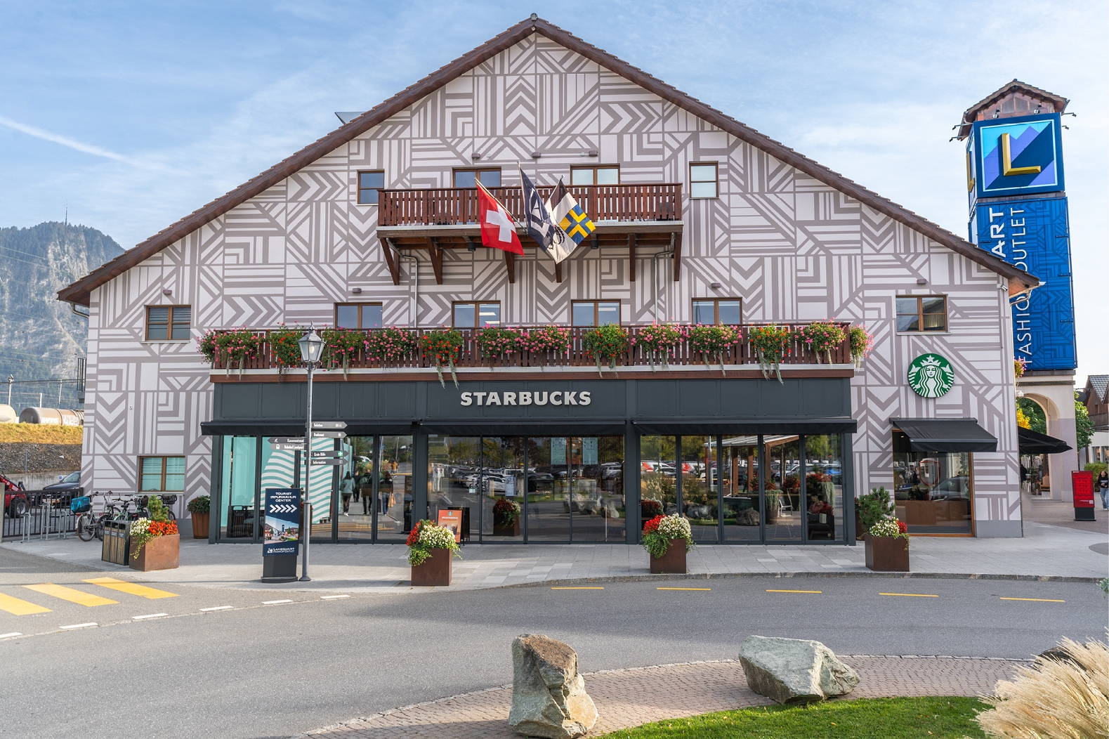 Starbucks | Landquart Fashion Outlet | Landquart Fashion Outlet