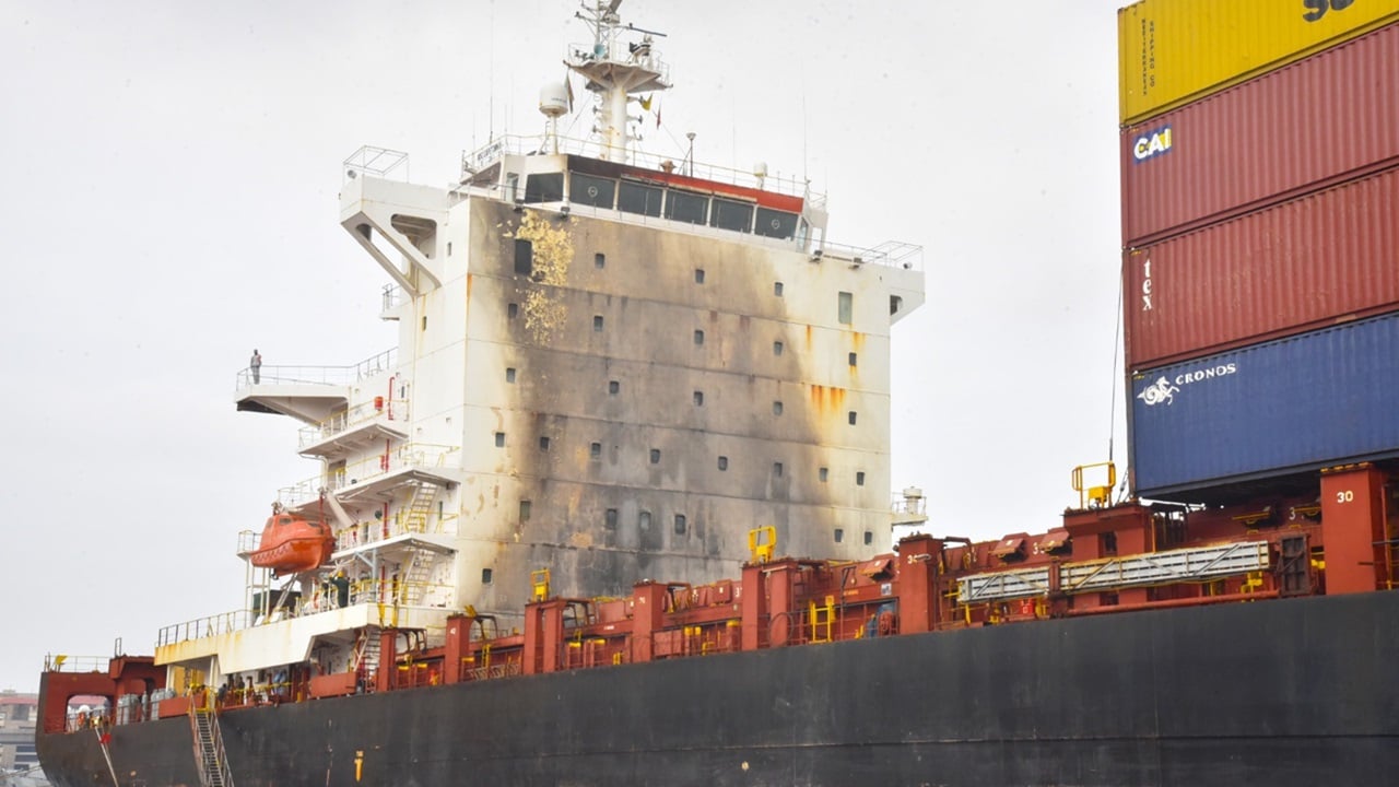 Explosion and fire on MSC container ship at Colombo Port
