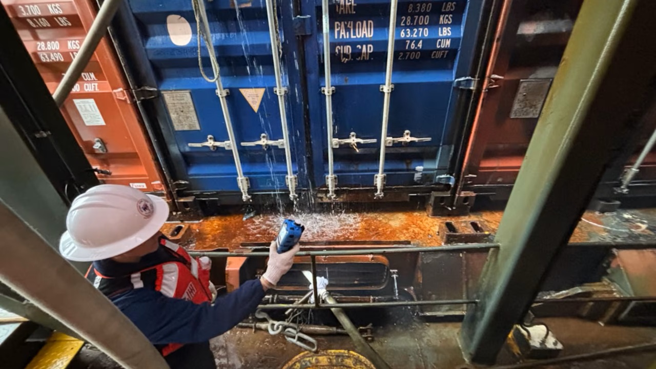 Dewatering complete on fire damaged ONE Henry Hudson