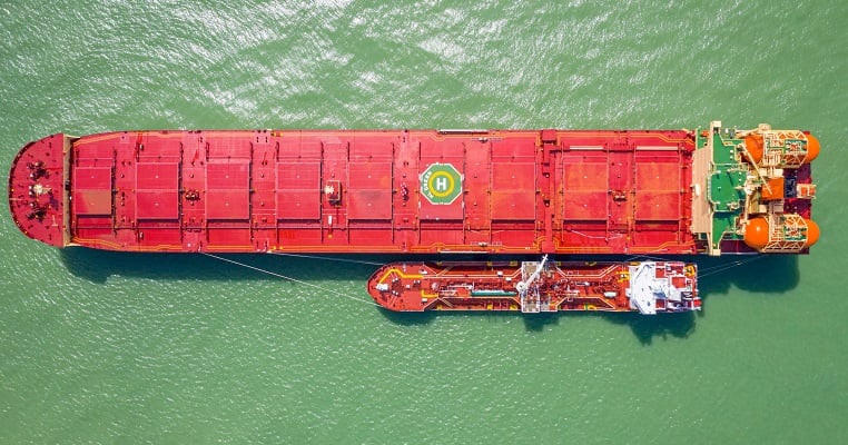 World’s largest LNG-powered bulker completes first bunkering