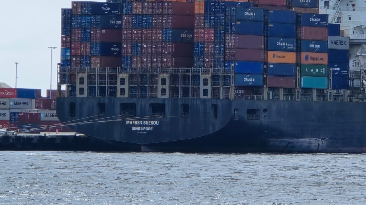 Maersk container vessel smashes iconic tall ship Leeuwin