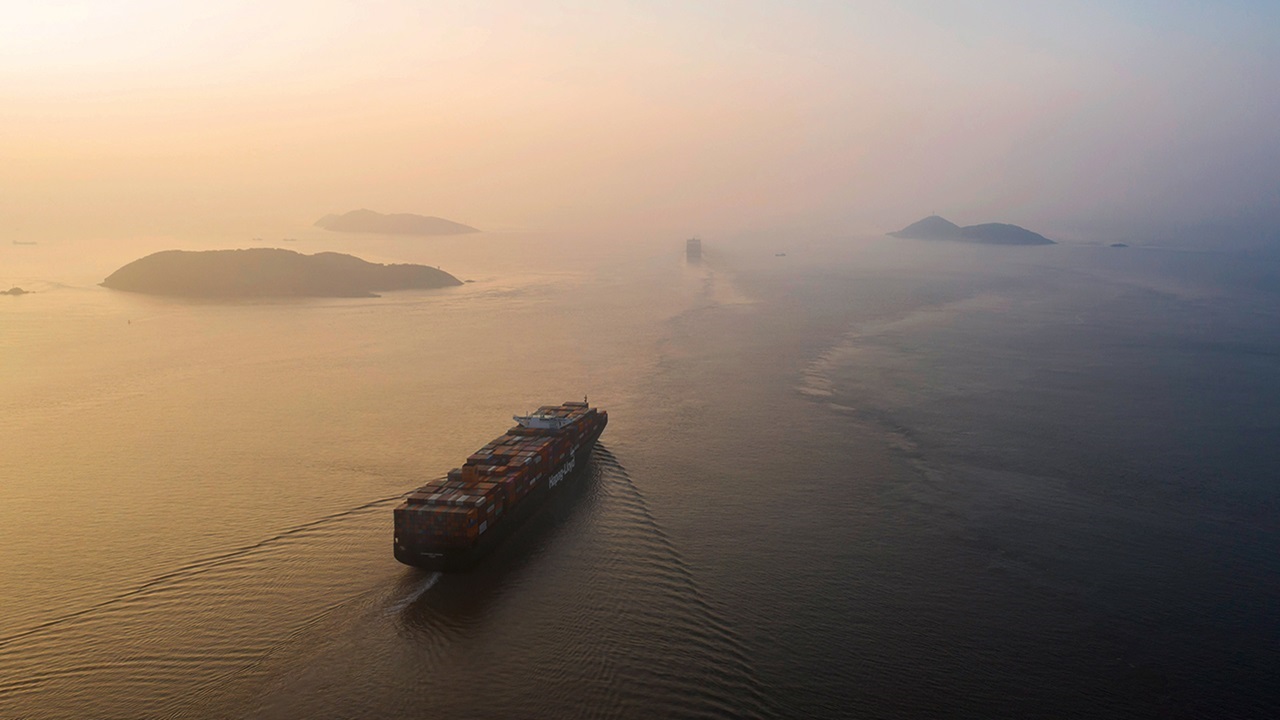 Container lines continue to transit the Strait of Hormuz