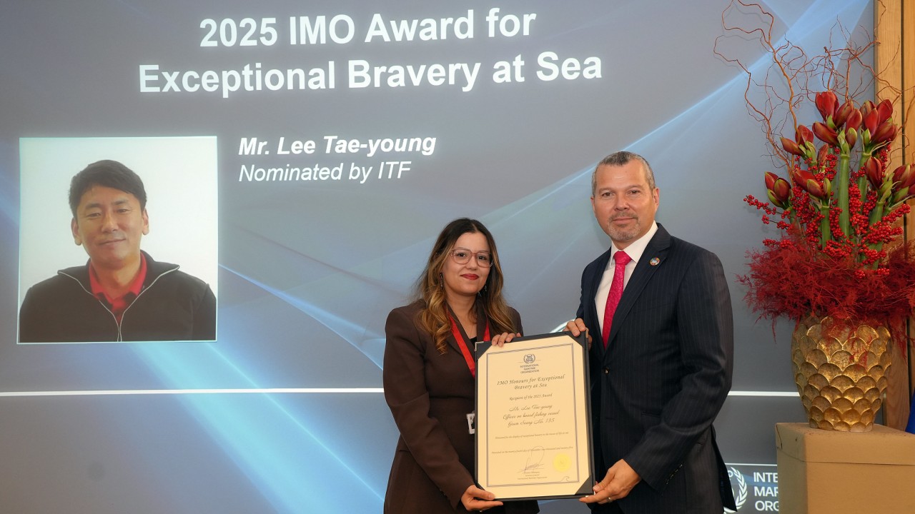 IMO bravery awards for Korean first mate who rescued 12