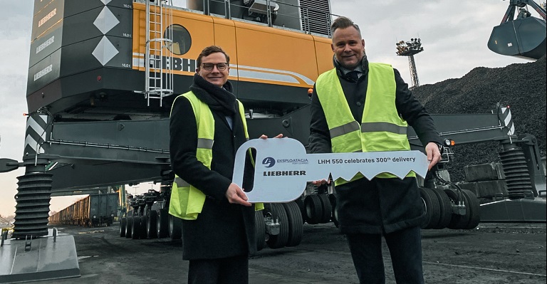 Liebherr celebrates 300th delivery of LHM 550 mobile crane