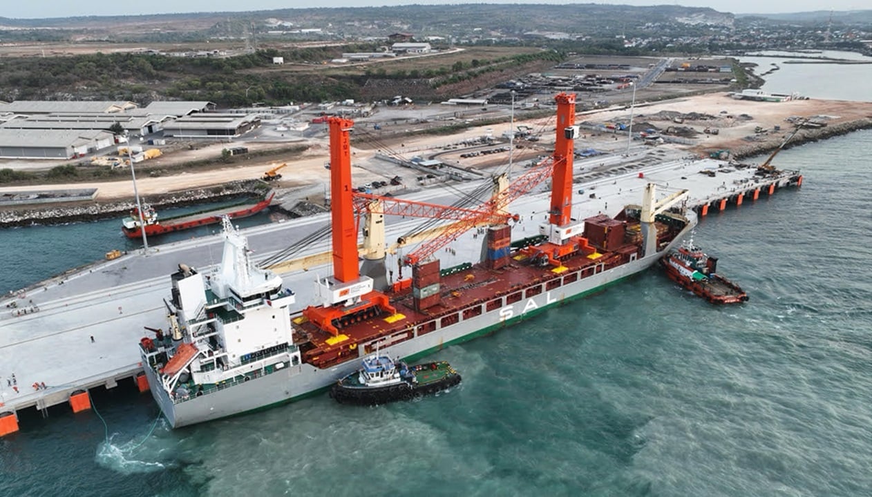 ICTSI East Java terminal adds new cranes