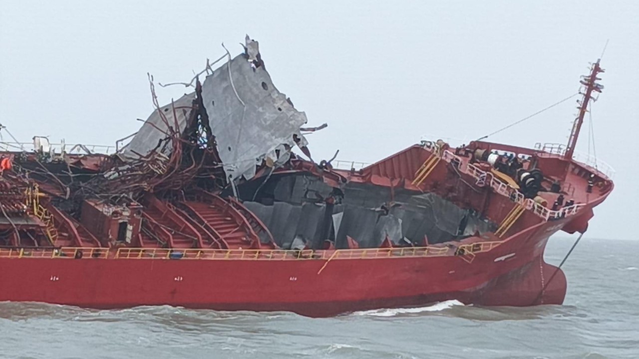 Fulda crew rescued after tanker explosion