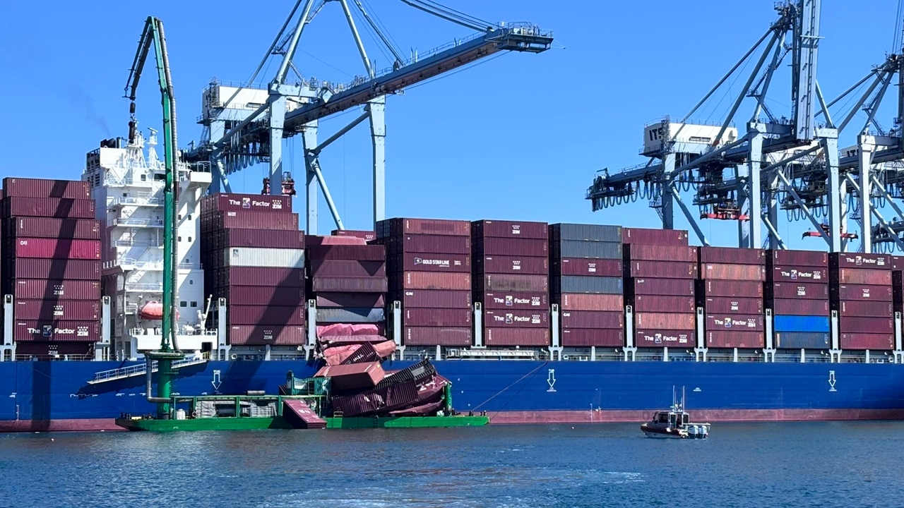 67 containers fall off Zim ship in Port of Long Beach