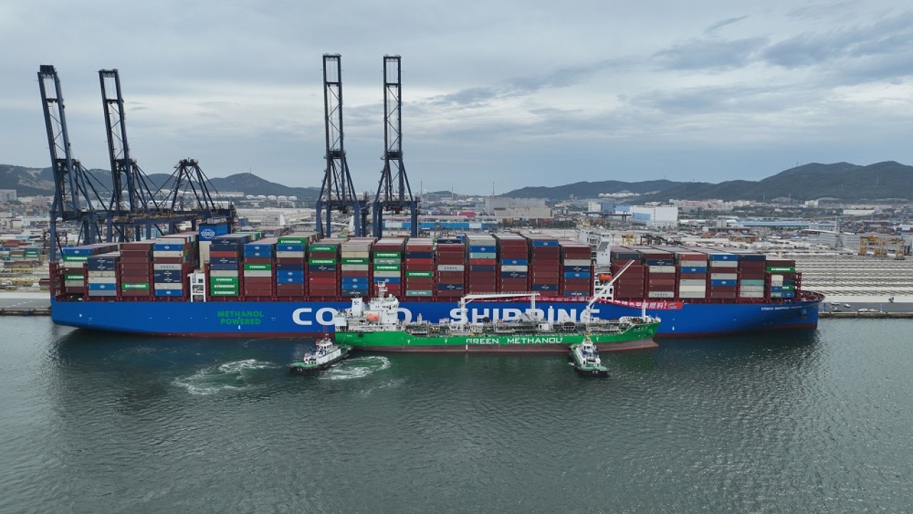 COSCO completes China's first bonded green methanol bunkering