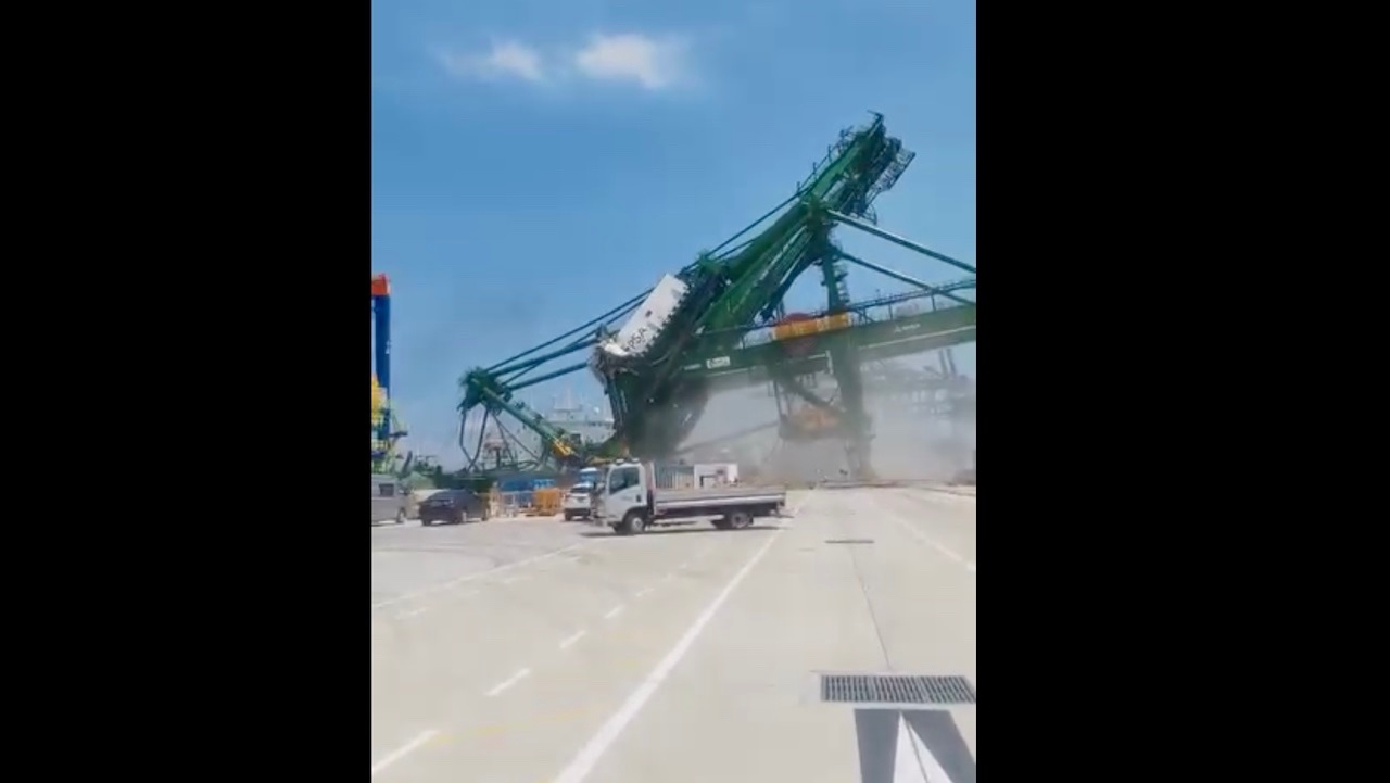 Crane topples over during delivery at Tuas Port