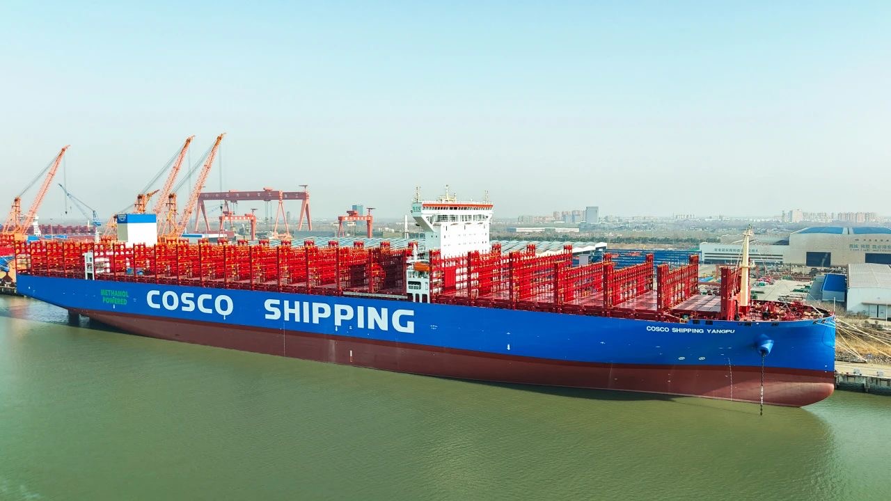 First Chinese built large methanol fuelled box ship delivered