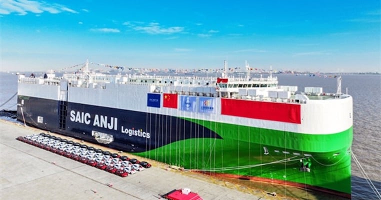 SAIC group launches world’s largest LNG-powered car carrier