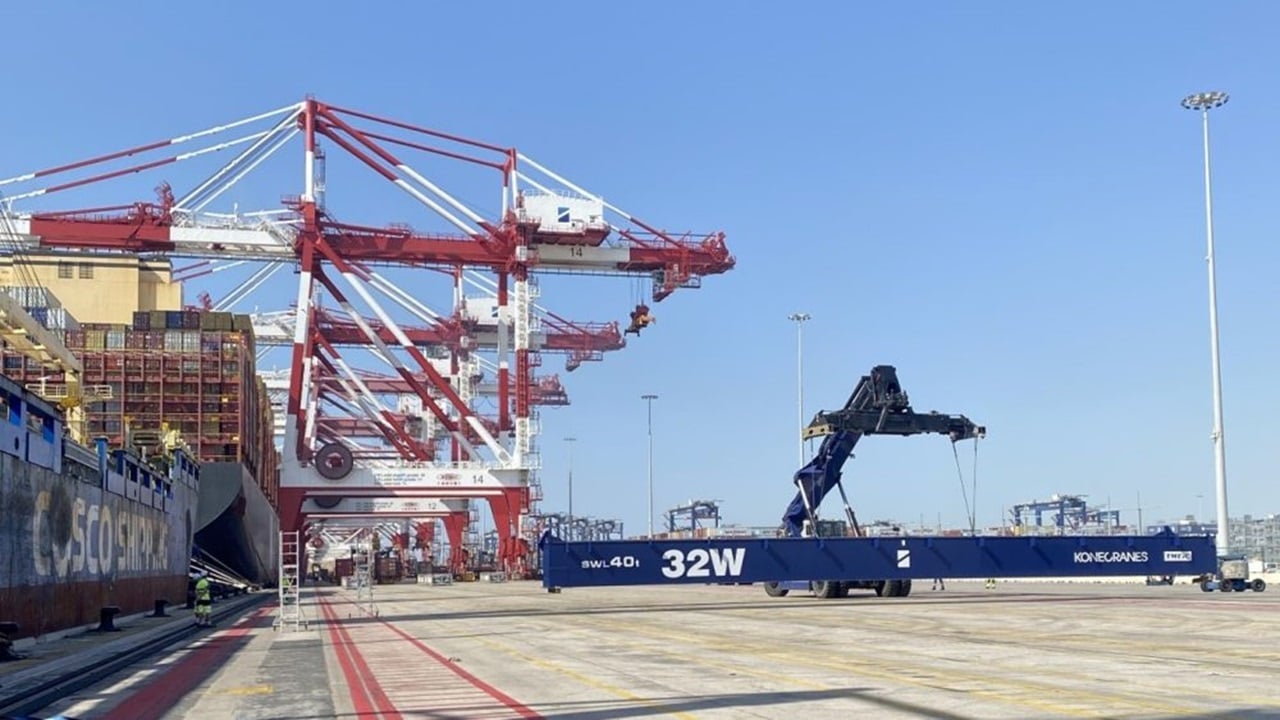 Hutchison Ports terminal in Barcelona receives 14 automated cranes