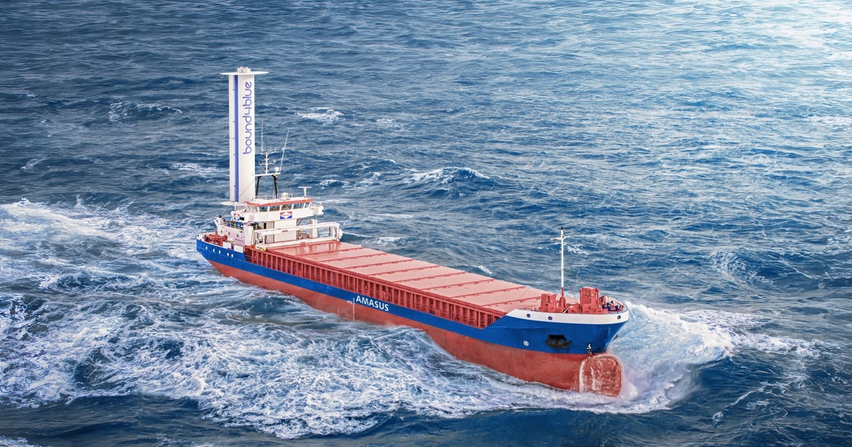 Amasus returns to bound4blue for 22-metre suction sail