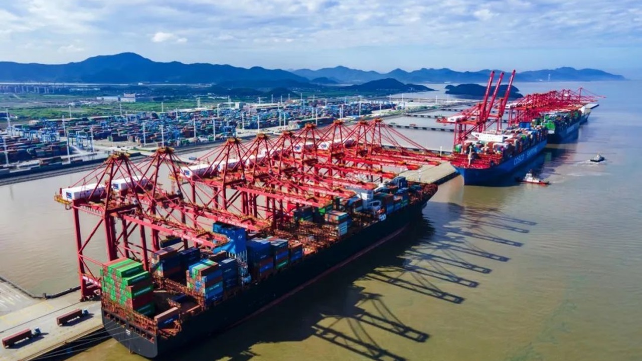 Ningbo-Zhoushan port targets 60m teu container volume by 2035