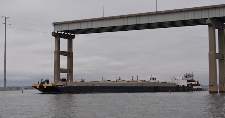 First vessel to transit temporary channel around collapsed Key Bridge