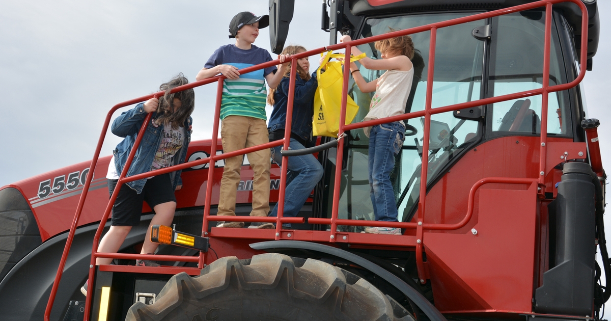 Test drive¬¬¬¬ Apache AS1040 sprayer while at 3i Show