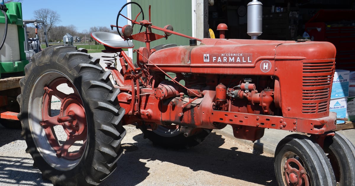Farmall H Farmall H Tractor, Narrow Front End NOT RUN... | CNY Farm