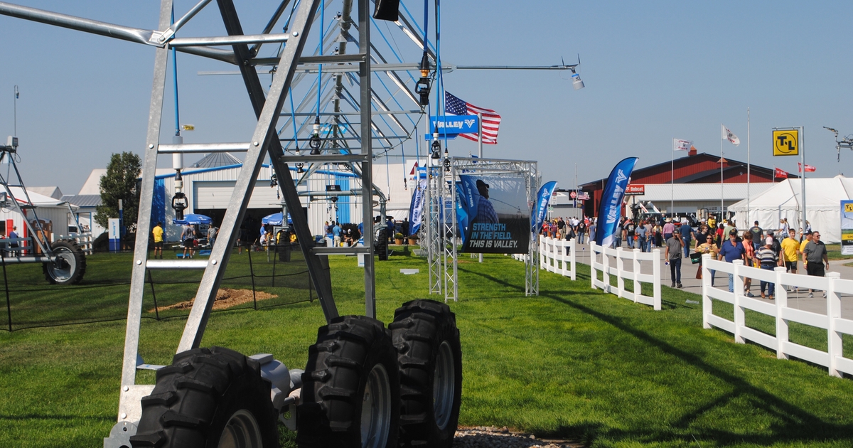 Inventor of center pivot honored | Farm Progress