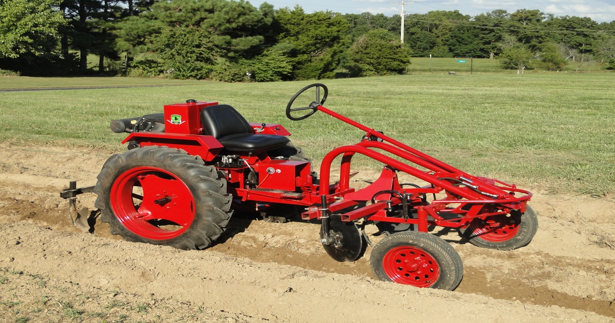 Single-row tractor company aiming to serve small farmers globally