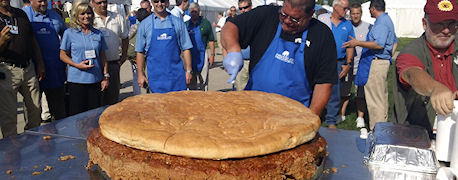world's biggest cheeseburger