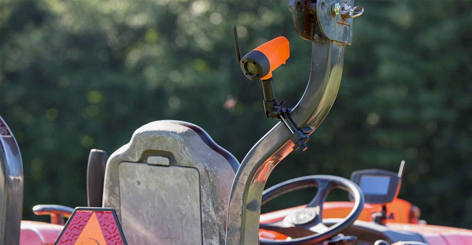 Rear-vision system for tractors/trailers goes portable and wireless